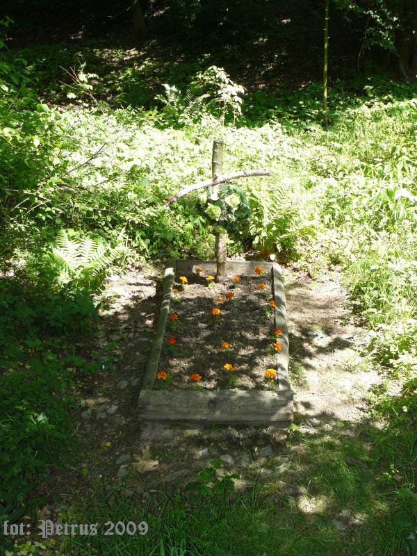 Racibórz-Obora - grób lotnika • Eksploratorzy